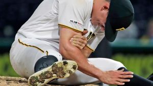 10 Most Common Baseball Injuries: Symptoms, Me - Metro League