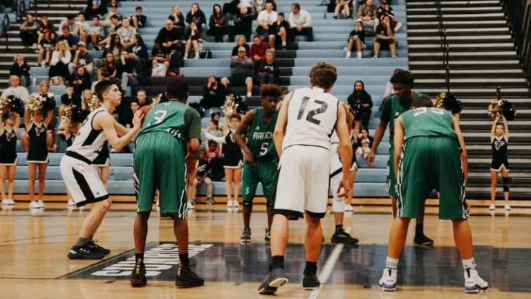 5-Second Rule in Basketball: How the Referee Points Out 5s Rule ...
