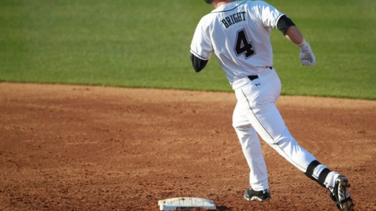 Why Do Base Runners Run Around The Bases In Baseball? [The Art of ...