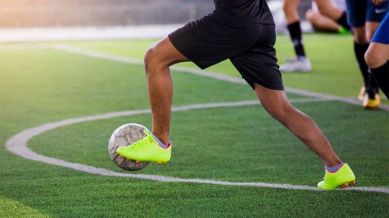 A Guide on the Types of Soccer Passes - Metro League