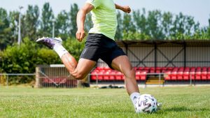 A Guide to Different Types of Soccer Shots - Metro League