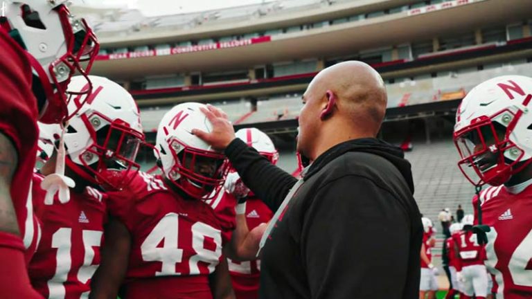 Understanding the Role of a Defensive Coordinator in American Football ...