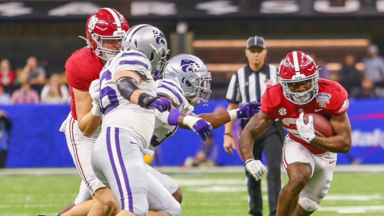 Exploring the Different Types of Football Running Backs - Metro League