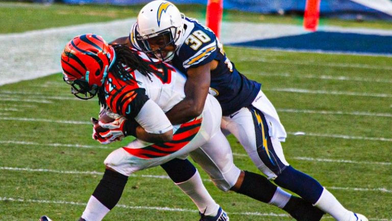 American Football 46 Defense: Is The 46 Defense Too Much for Offense ...