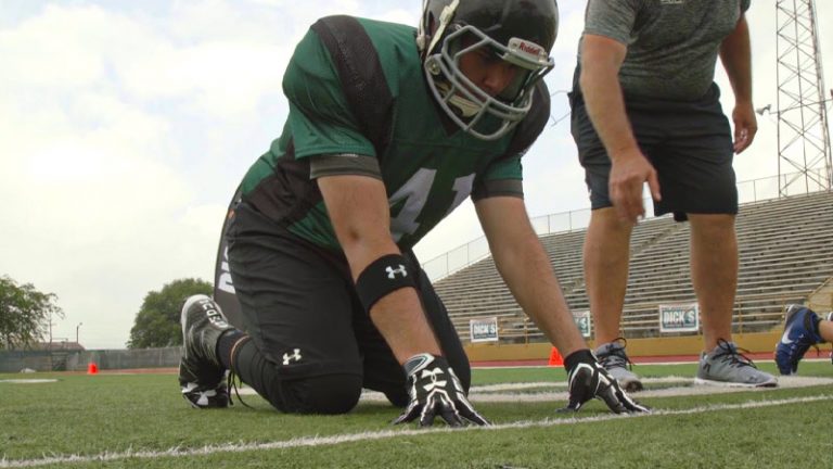 Football 4-Point Stance for Defensive & Offensive Linemen Described ...