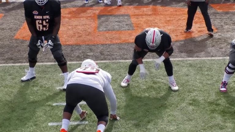 Crushing the Pocket: Football Bull Rush - Metro League