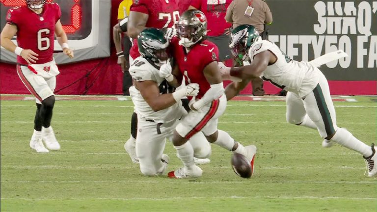 Demystifying the Game: How Many Downs Are There In Football? - Metro League