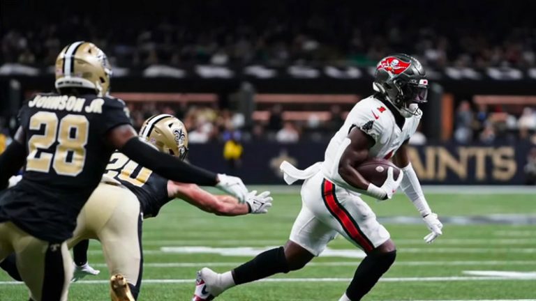 A Deep Dive into Gridiron: Football Running Plays - Metro League