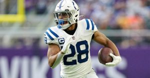 What Is a Flak Jacket in Football: Protection and Performance - Metro ...