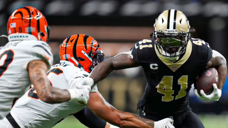 American Football Cover 4 Defense: Basic Components, Pros and Cons ...