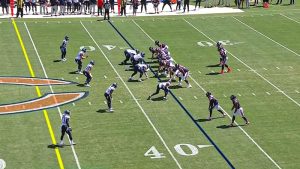 Defensive End Football: Vital Role and Strategy - Metro League