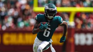 Versatile Playmakers: American Halfback Football Position - Metro League