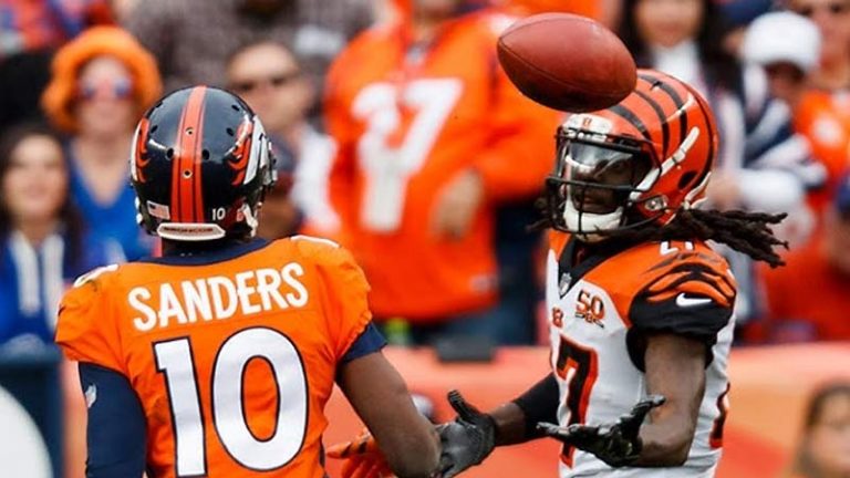 Navigating the Gridiron: Football Fumble Rules - Metro League