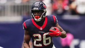 Unlocking the Gridiron: Offensive Lineman Positions - Metro League