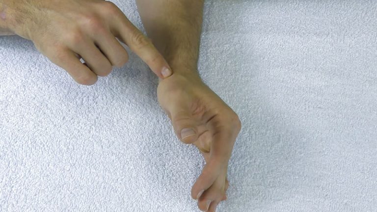 How To Tape A Jammed Thumb For Baseball: Learn the Step-by-step Guide ...