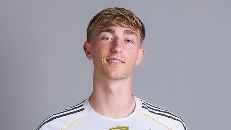 How Is Dean Huijsen Spanish? The Truth Behind His Switch - Metro League
